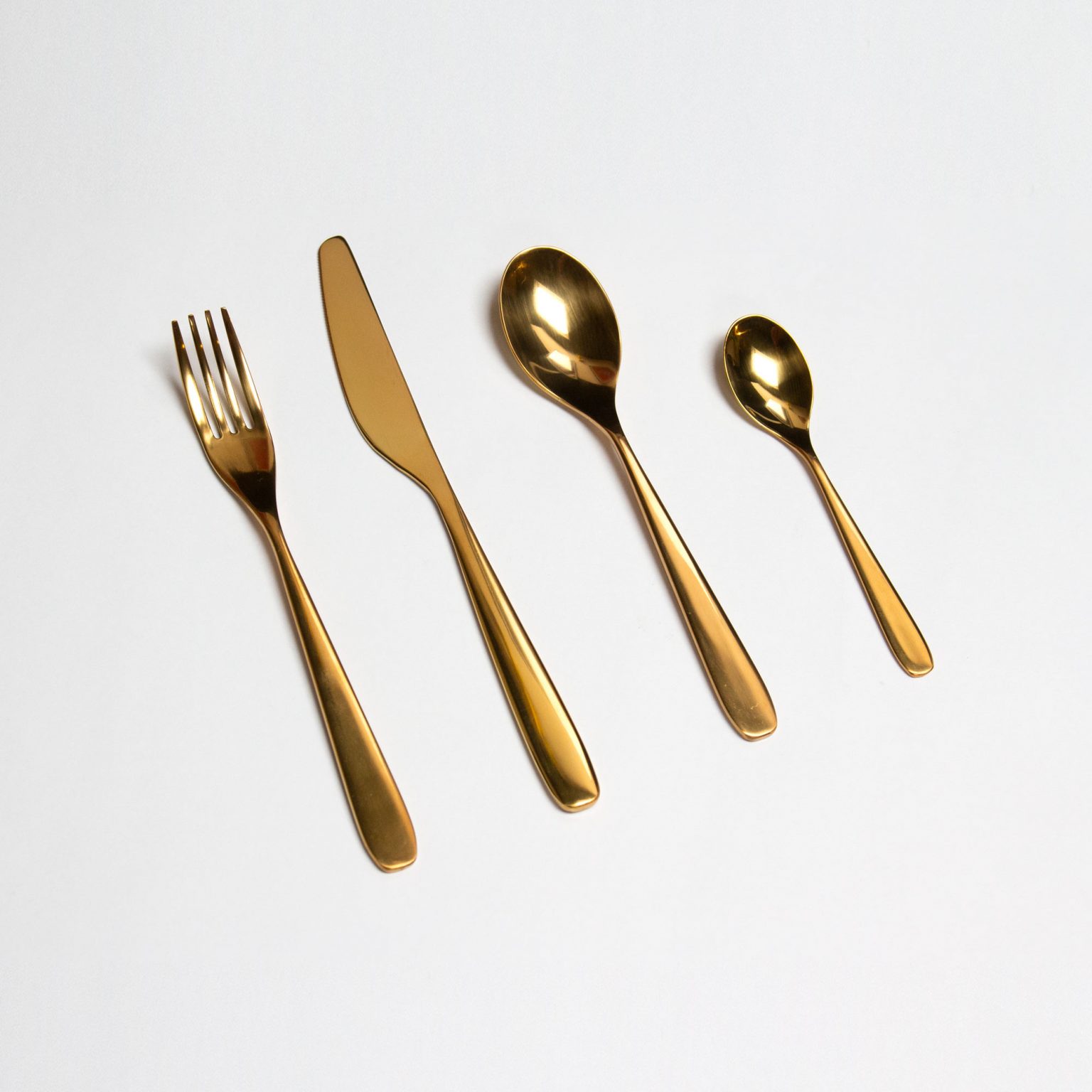 Crockery hire Kent | Glassware, Cutlery and Crockery for weddings